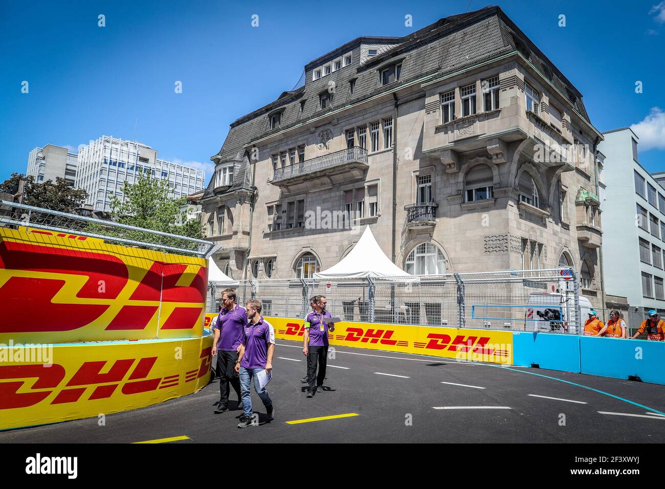 10 sam bird hi-res stock photography and images - Alamy