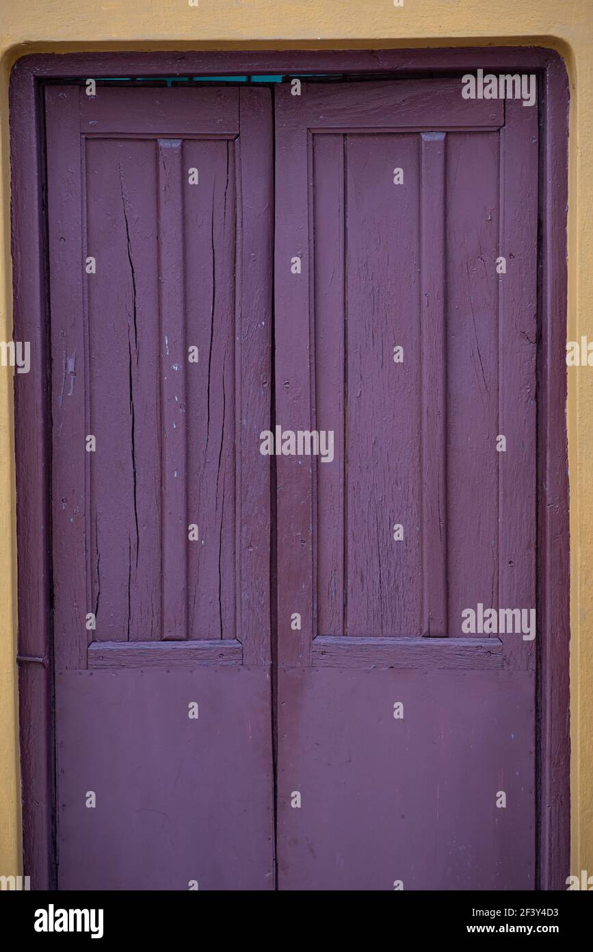 Vertical shot house entrance hi-res stock photography and images - Alamy