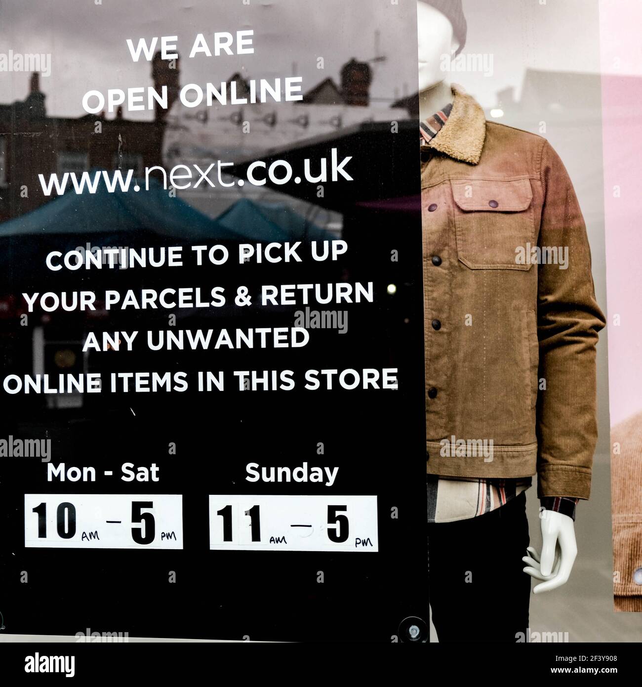 Next shop window hi-res stock photography and images - Alamy