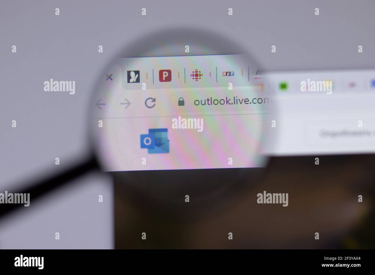 Microsoft outlook logo hi-res stock photography and images - Alamy