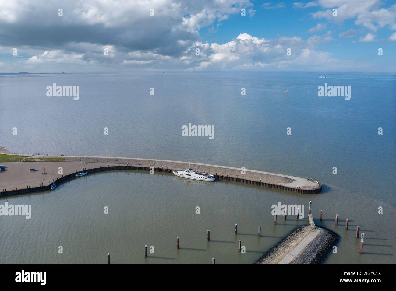Harbour mole hi-res stock photography and images - Alamy