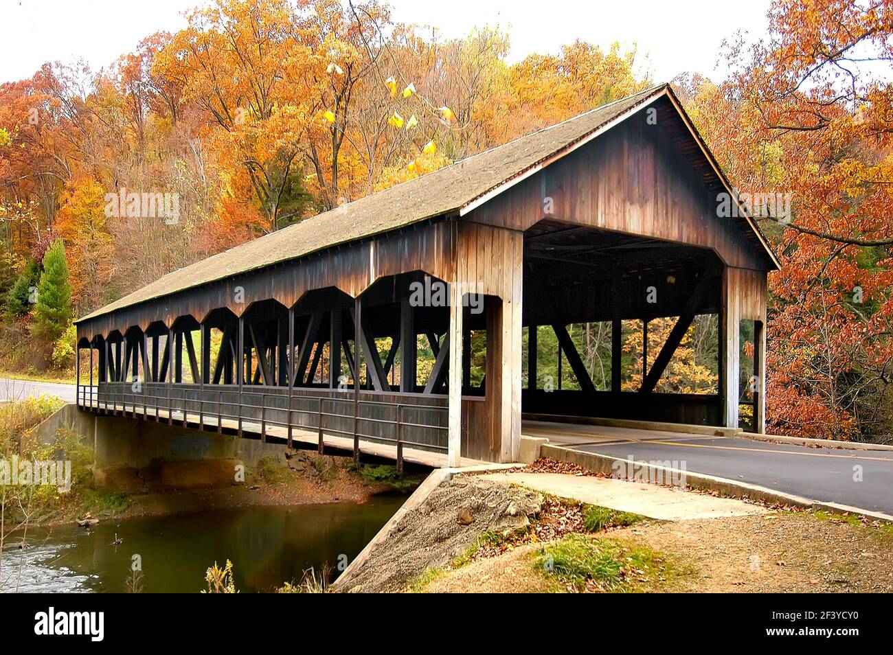 Wooden suspension bridge over a gorge hi-res stock photography and ...
