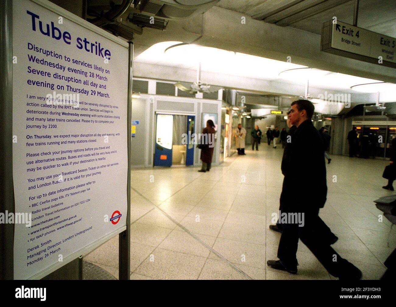 London Underground One day Tube Strike March 2001Commuters at ...