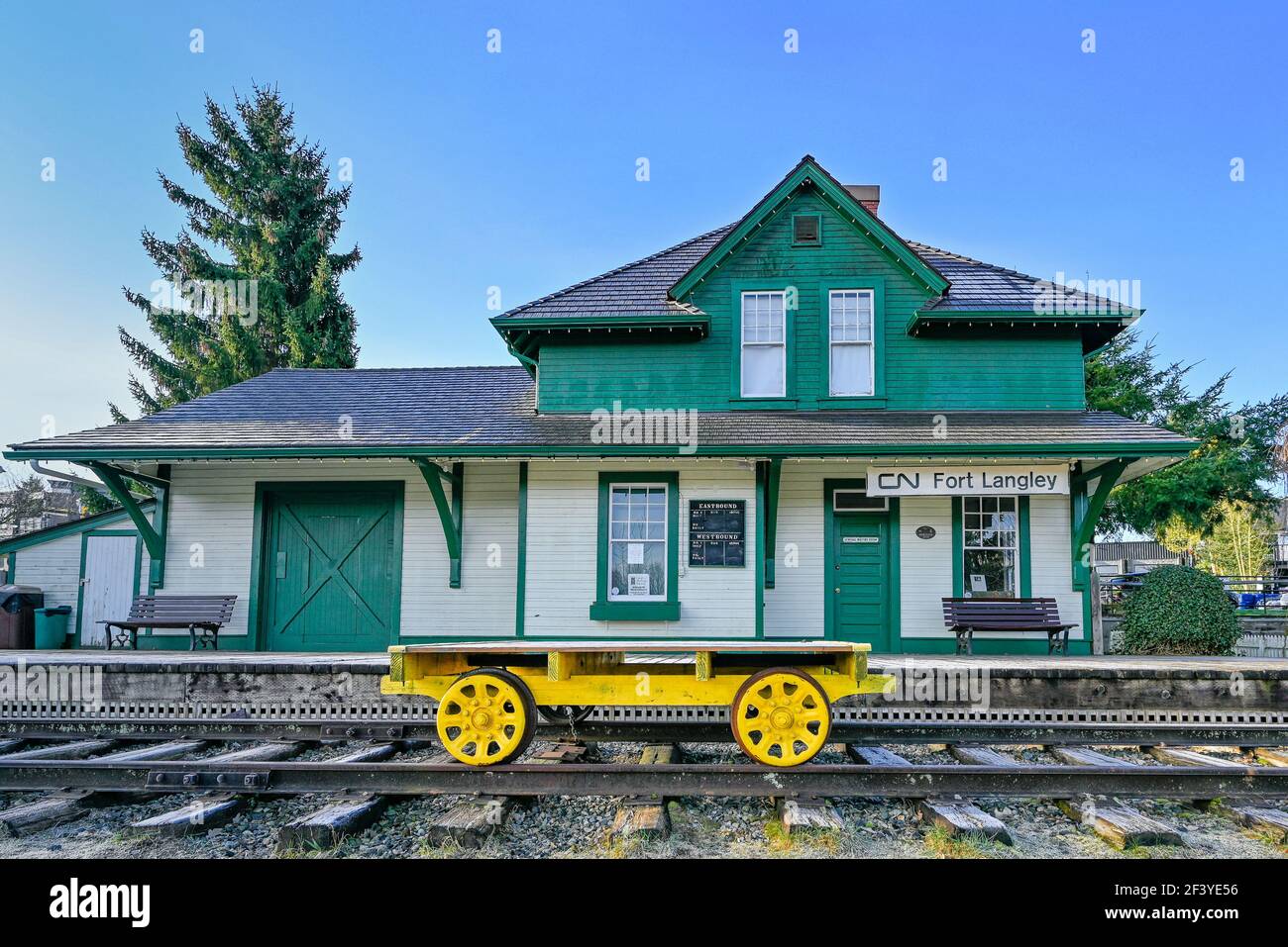 Langley Railway Station High Resolution Stock Photography and Images ...