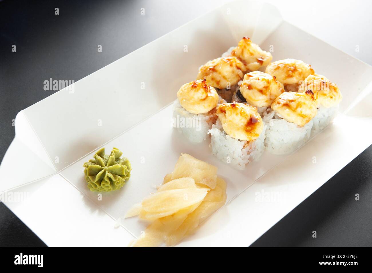 In a white take away box hi-res stock photography and images - Alamy