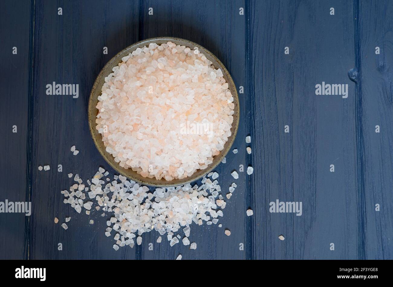 Himalayan salt top view. Pink salt crystals. Healthy food concept Stock ...