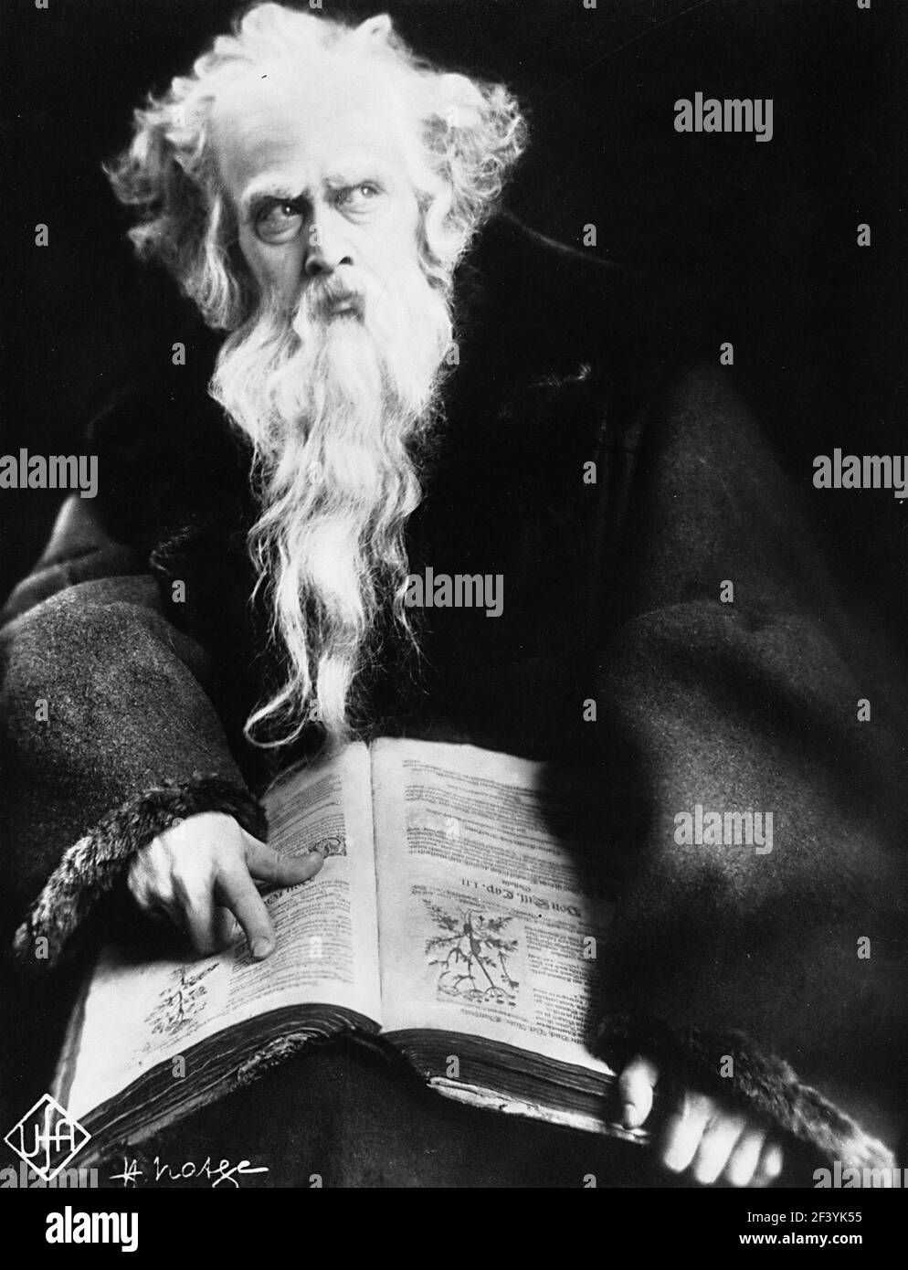 Faust goethe mephisto Black and White Stock Photos & Images - Alamy