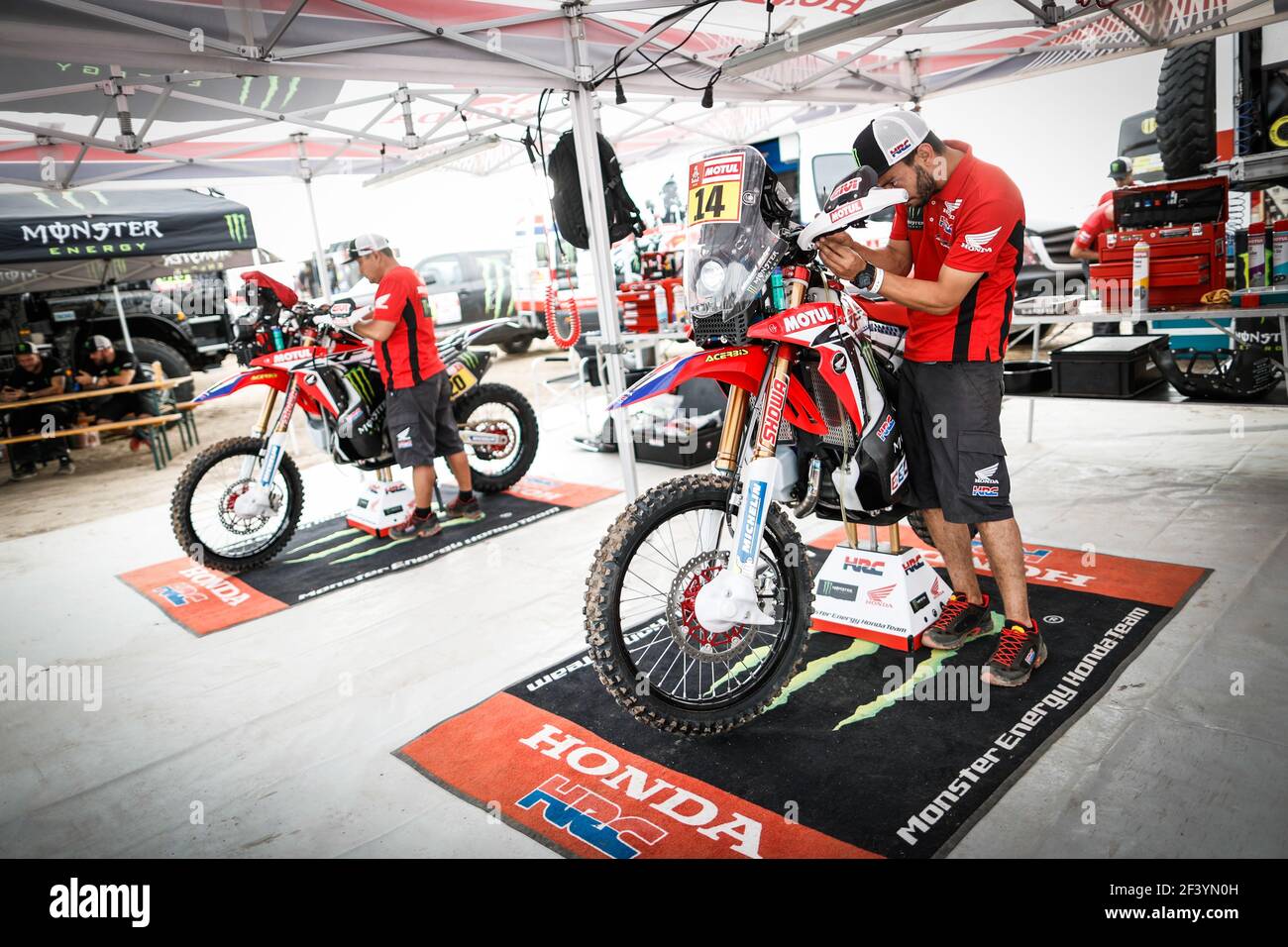 14 METGE MICHAEL (FRA), HONDA, moto, bike, during the Dakar 2018 ...