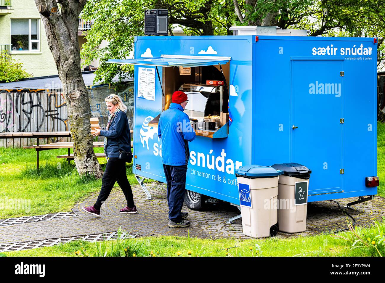 Cinnamon roll iceland hi-res stock photography and images - Alamy