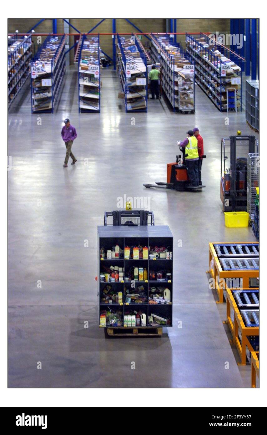 Ocado warehouse hi-res stock photography and images - Alamy