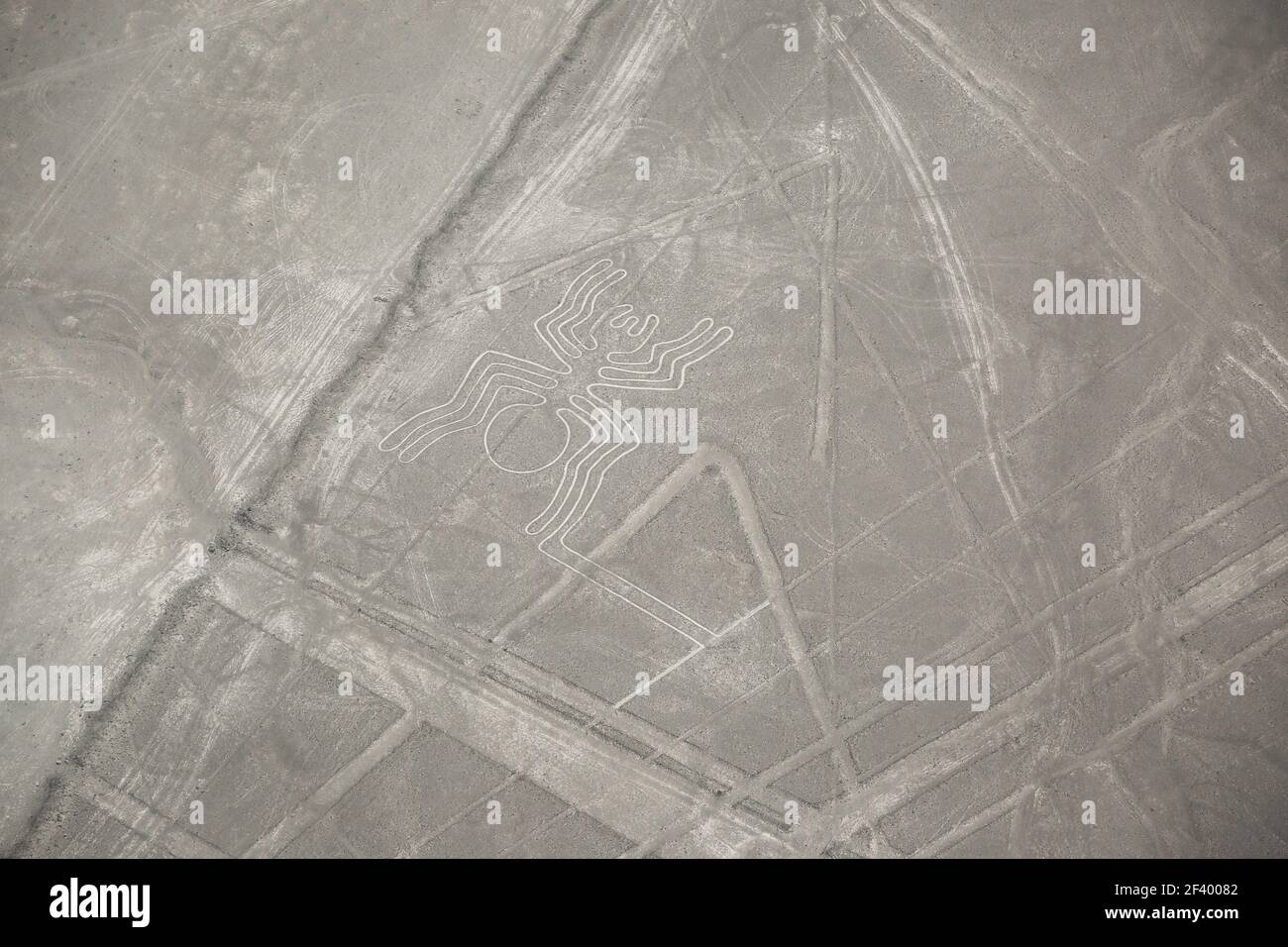 Lignes de nazca hi-res stock photography and images - Alamy