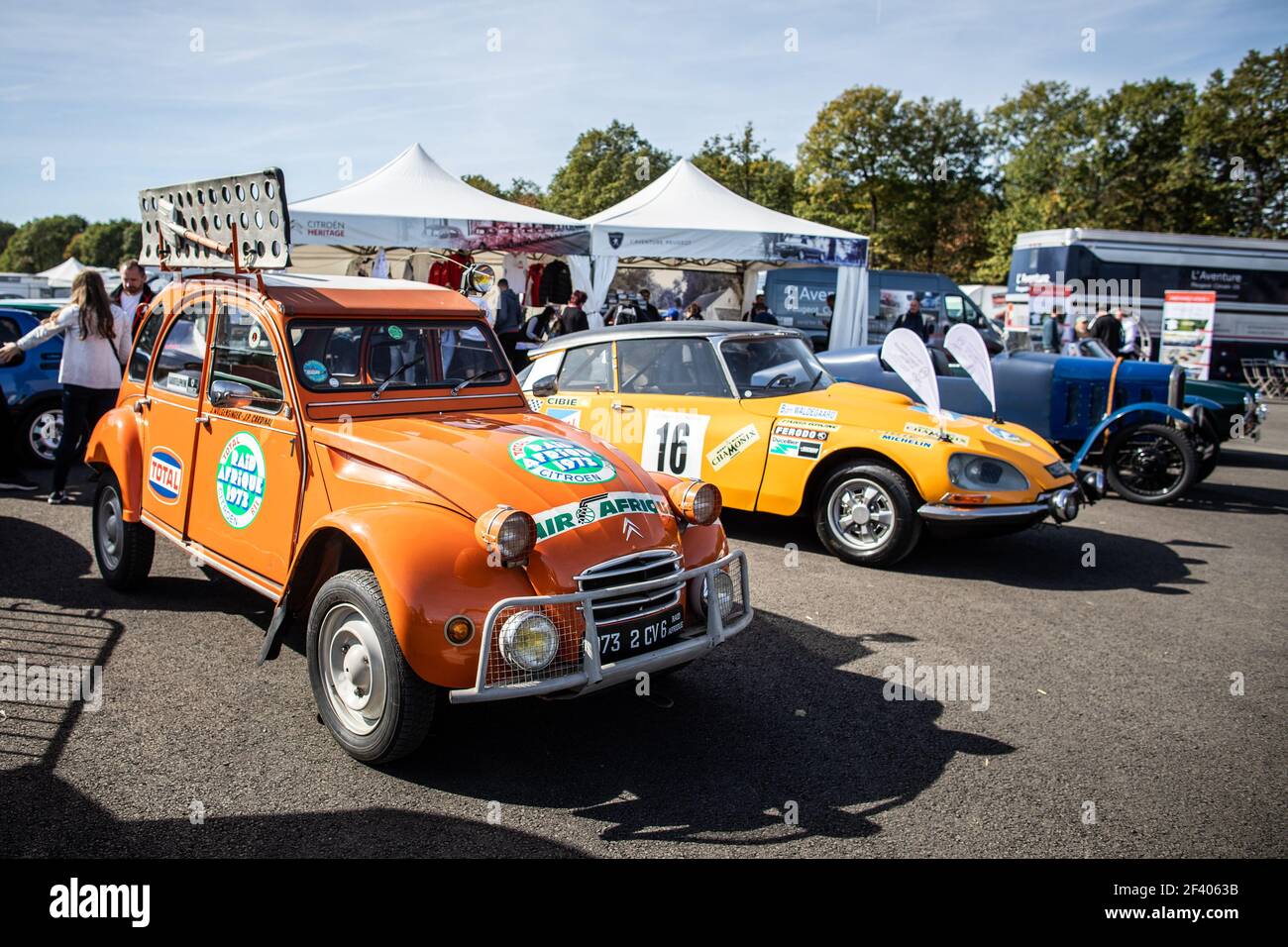 Citroen classique 2cv hi-res stock photography and images - Alamy