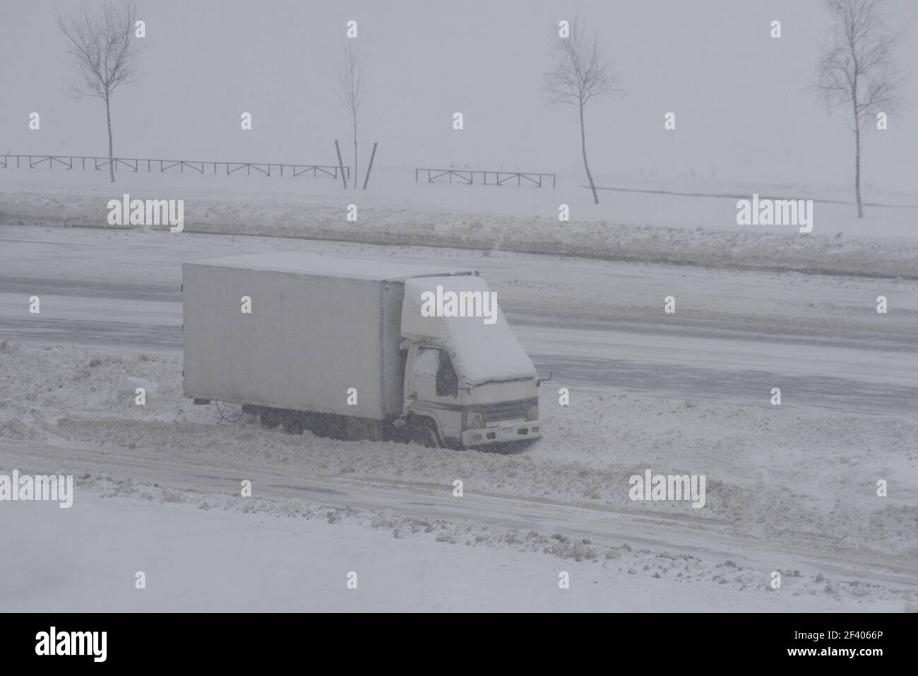 Truck stuck in snow hi-res stock photography and images - Alamy
