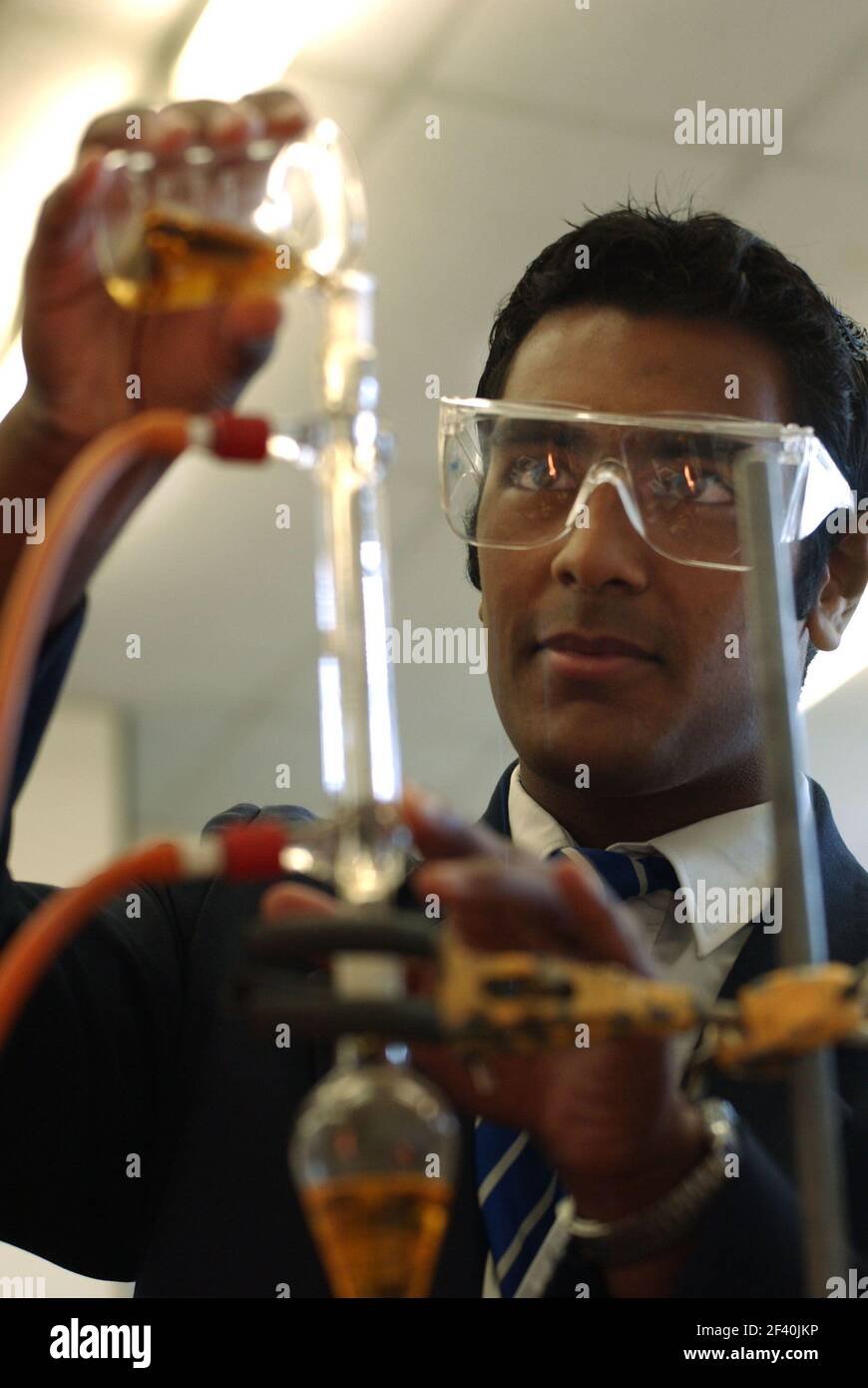6TH FORMERS AT THE BEDFORD SCHOOL.20/9/02 PILSTON Stock Photo - Alamy