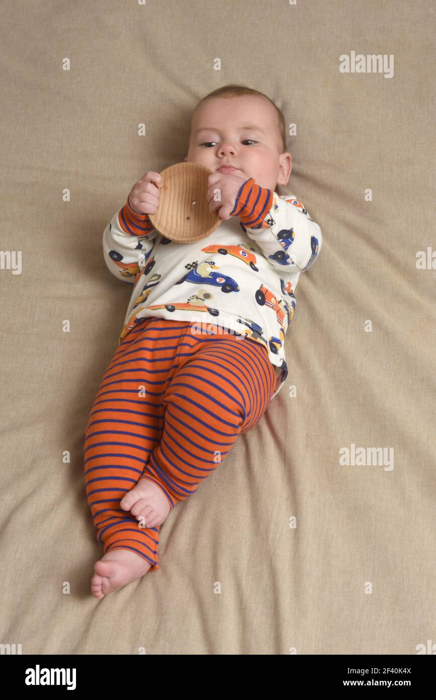 Baby full body top view hi-res stock photography and images - Alamy