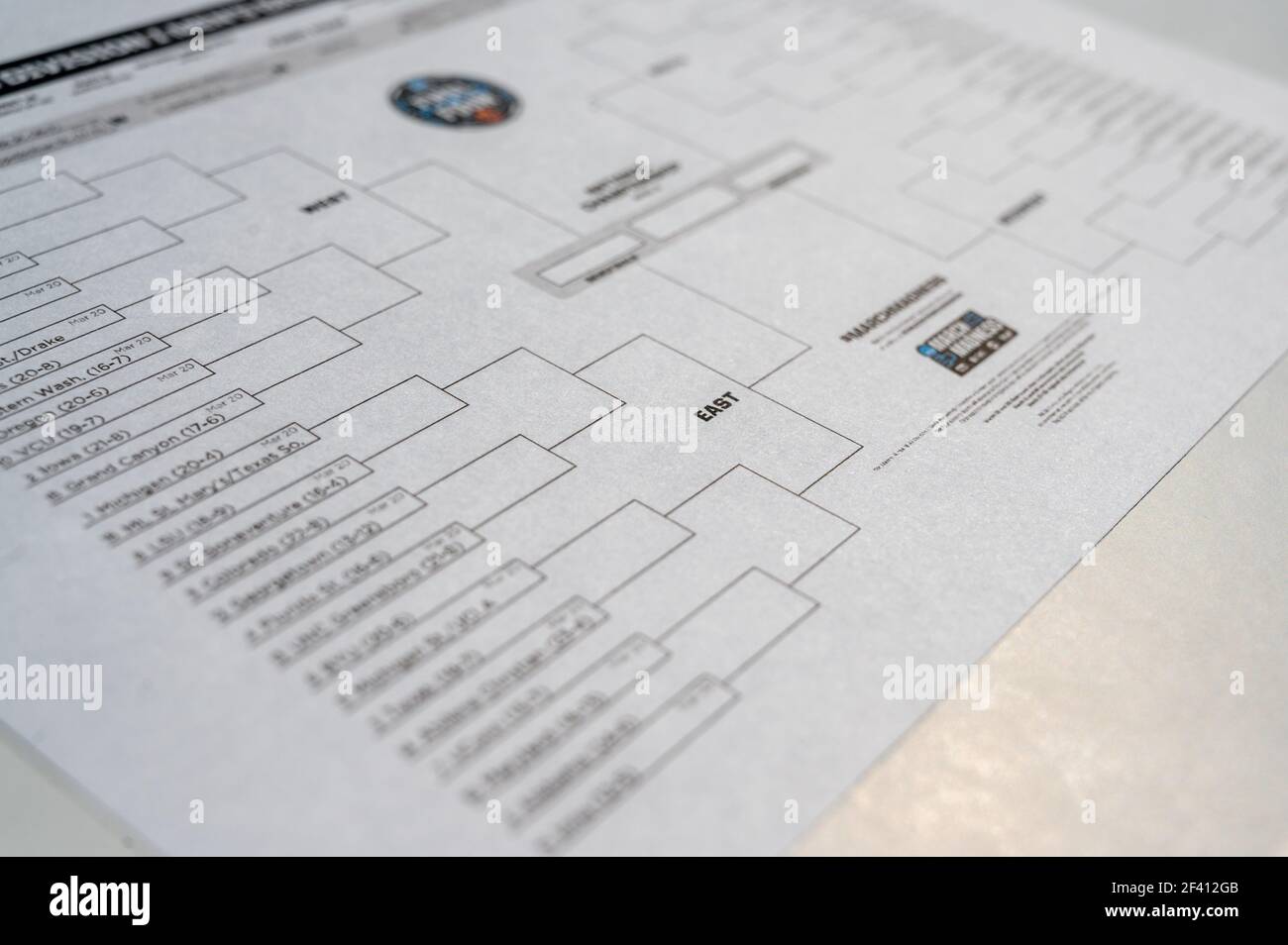 Open bracket hi-res stock photography and images - Alamy