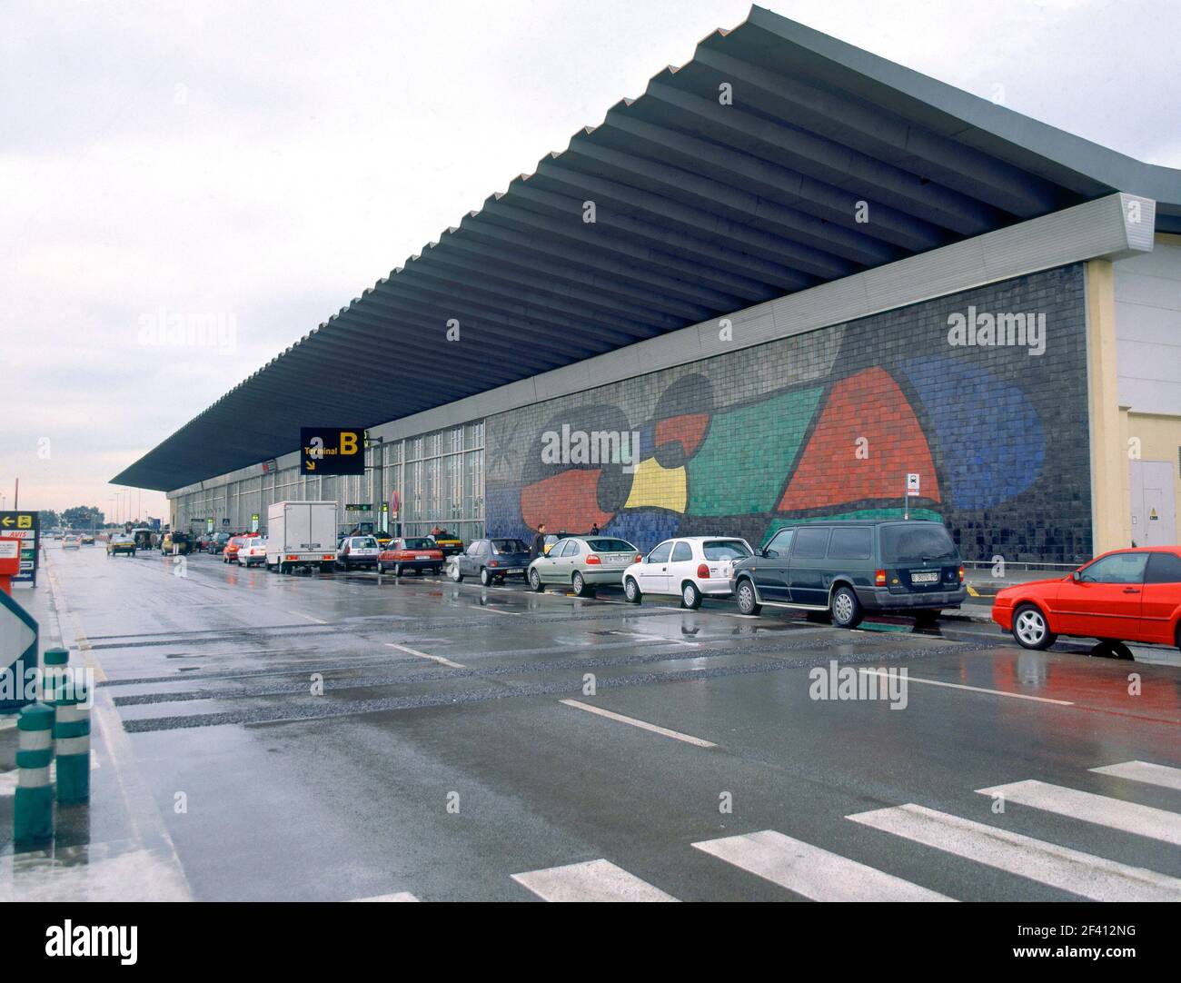 MURAL CERAMICO- 1971- AEROPUERTO - TERMINAL B - FOTO AÑOS 00. Author ...