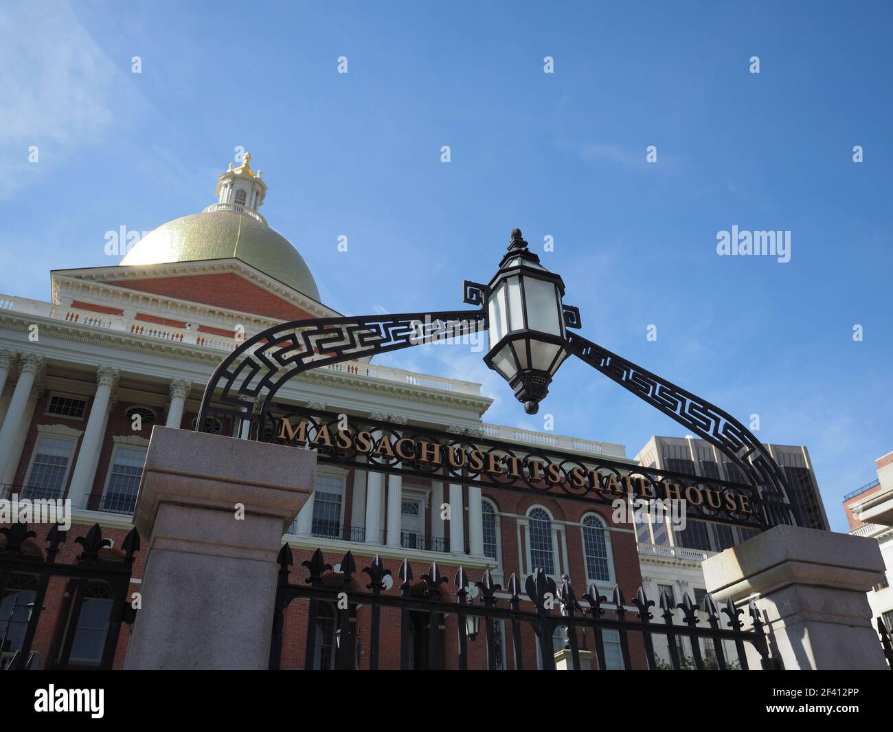 Daytime image of the Massachusetts State House Stock Photo - Alamy