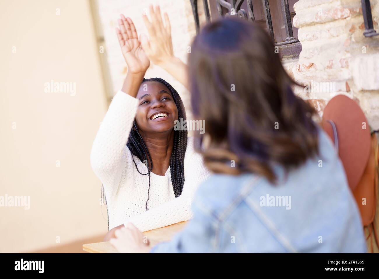 High five ing hi-res stock photography and images - Alamy