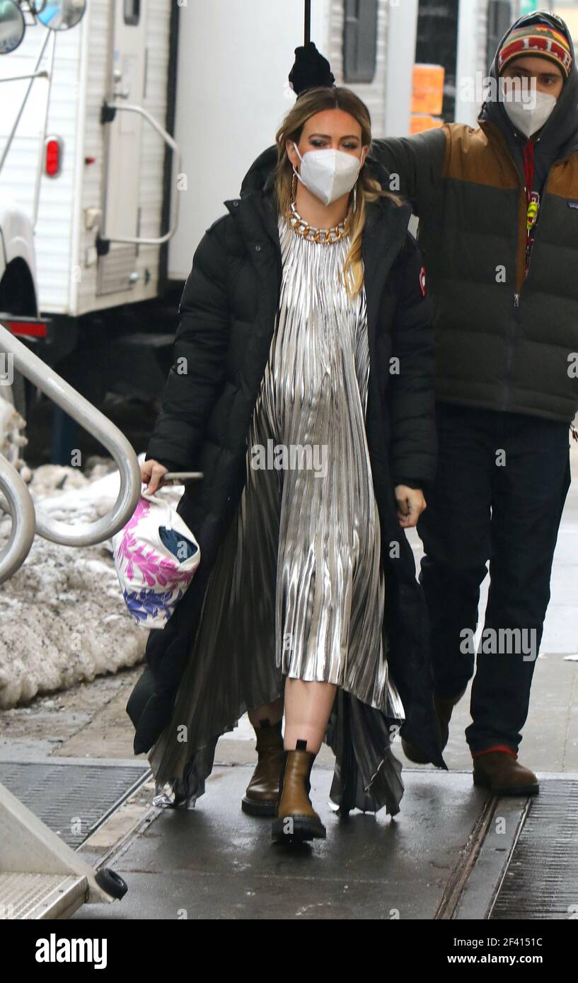New York - NY - 20210209 - Hilary Duff and Steven Good on the Set of ...