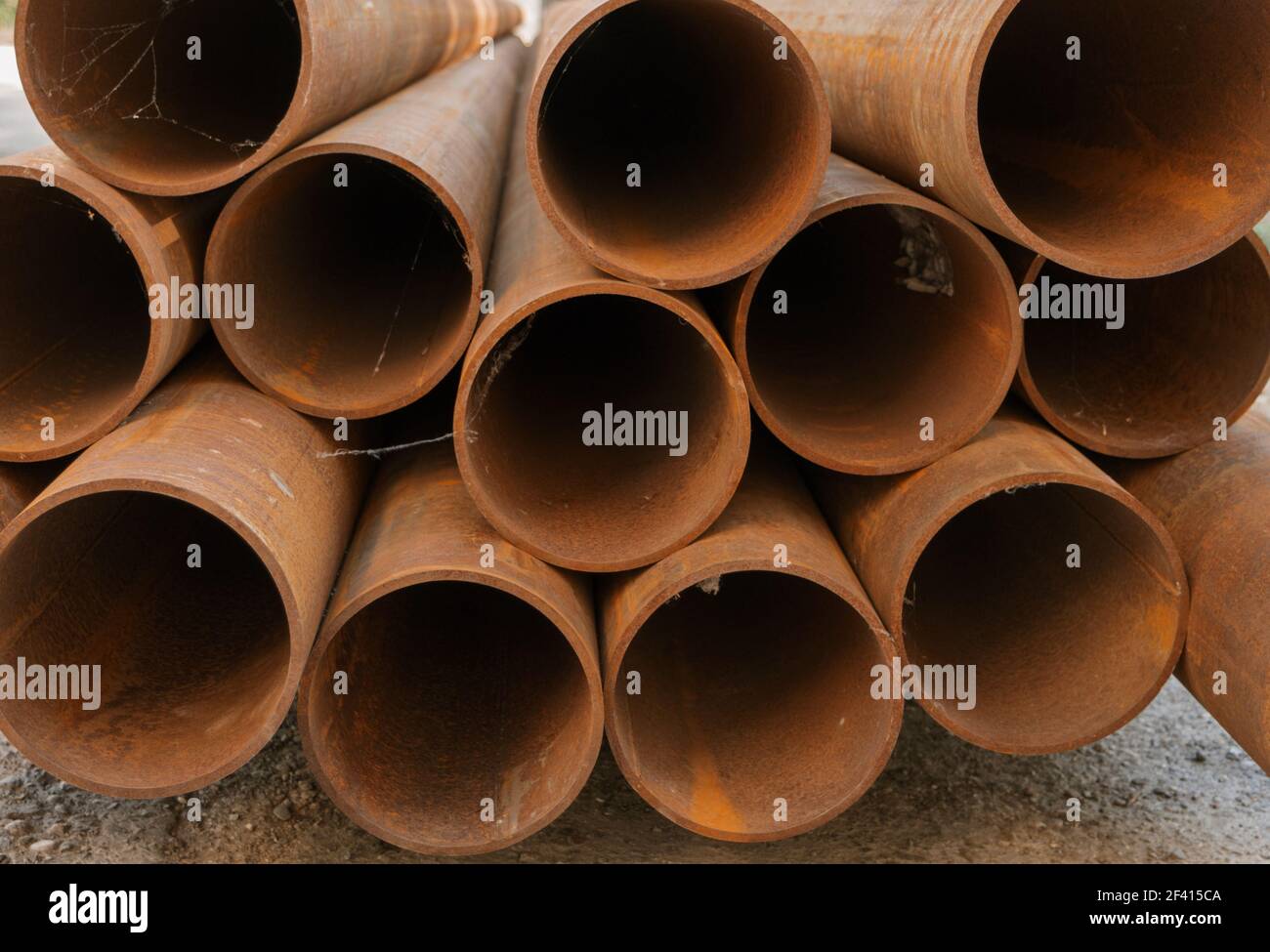 Oil and gas industry rust pipe hi-res stock photography and images - Alamy