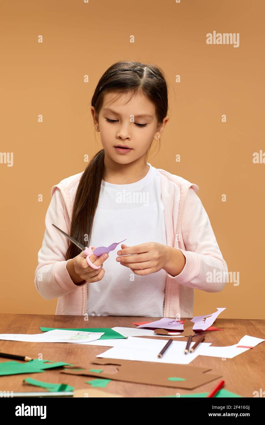 Crayon papers hi-res stock photography and images - Alamy
