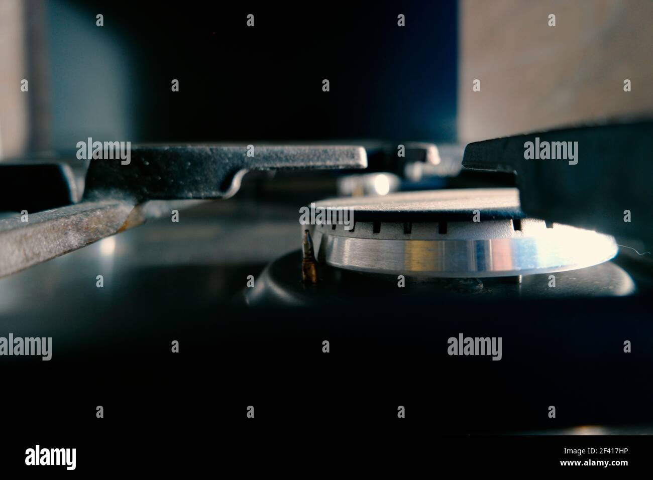 Side burner hi-res stock photography and images - Alamy