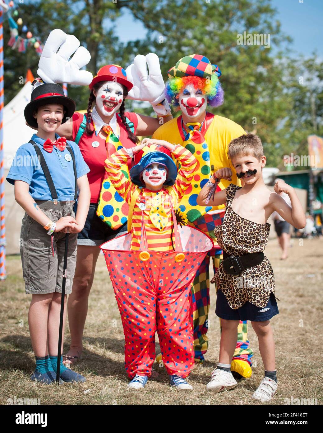Festival goers in fancy dress bestival hi-res stock photography and ...