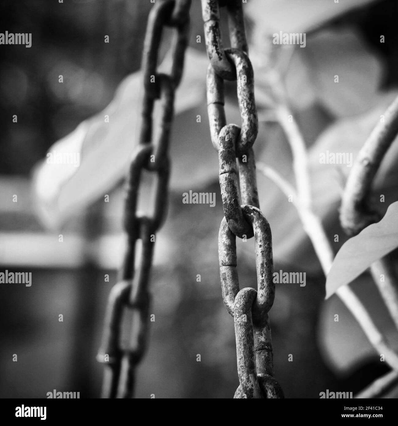Industrial strength chain Black and White Stock Photos & Images - Alamy