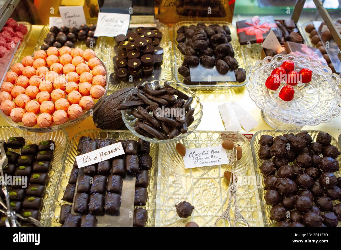 Traditional sweet shop interior hi-res stock photography and images - Alamy