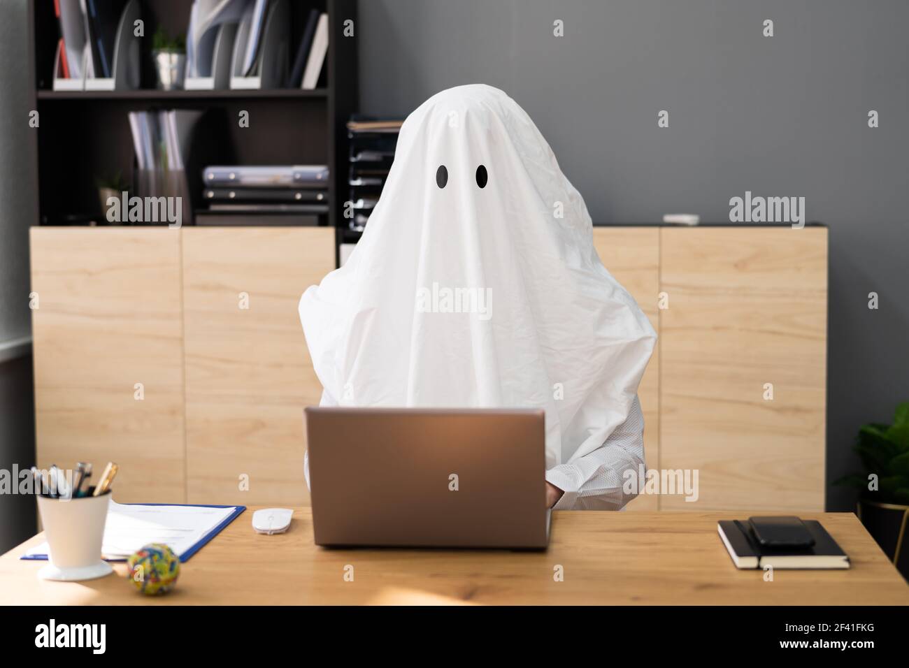 Funny ghost stories hi-res stock photography and images - Alamy