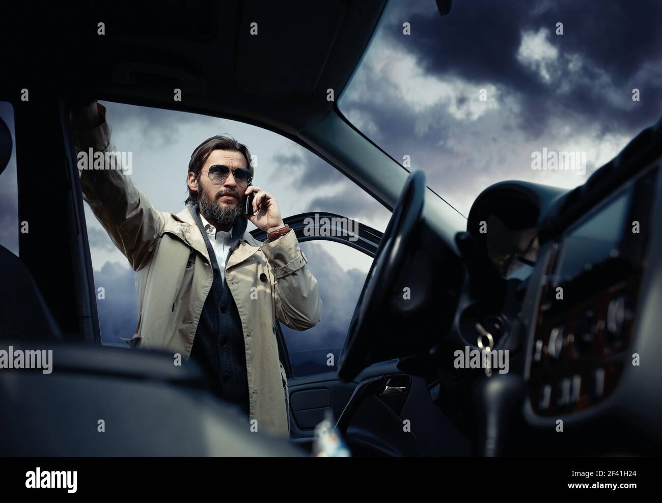 Talking on mobilephone hi-res stock photography and images - Alamy