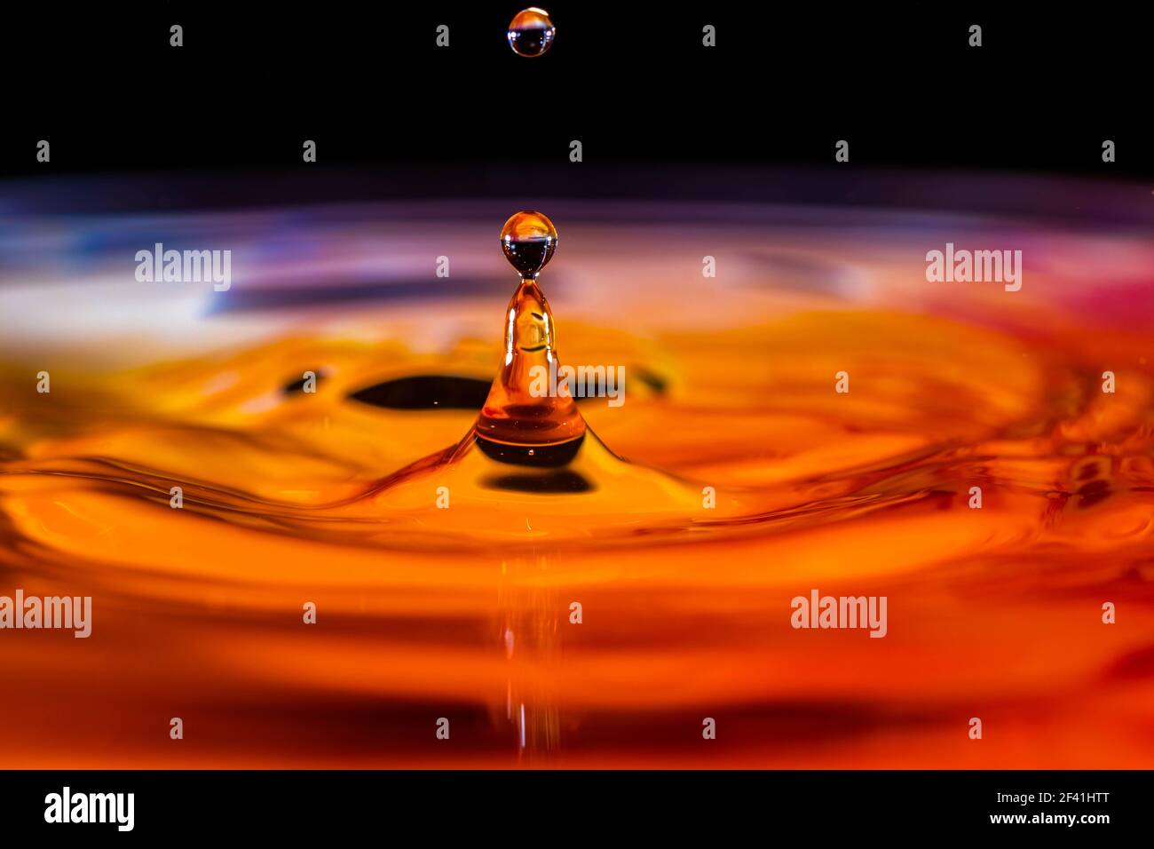 Water ripples reflection blue white circle hi-res stock photography and ...