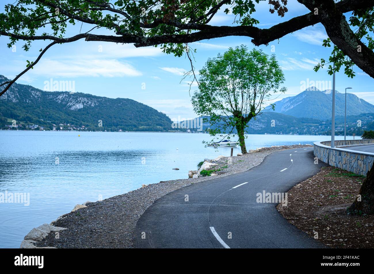 Annecy lake cycling hi-res stock photography and images - Alamy