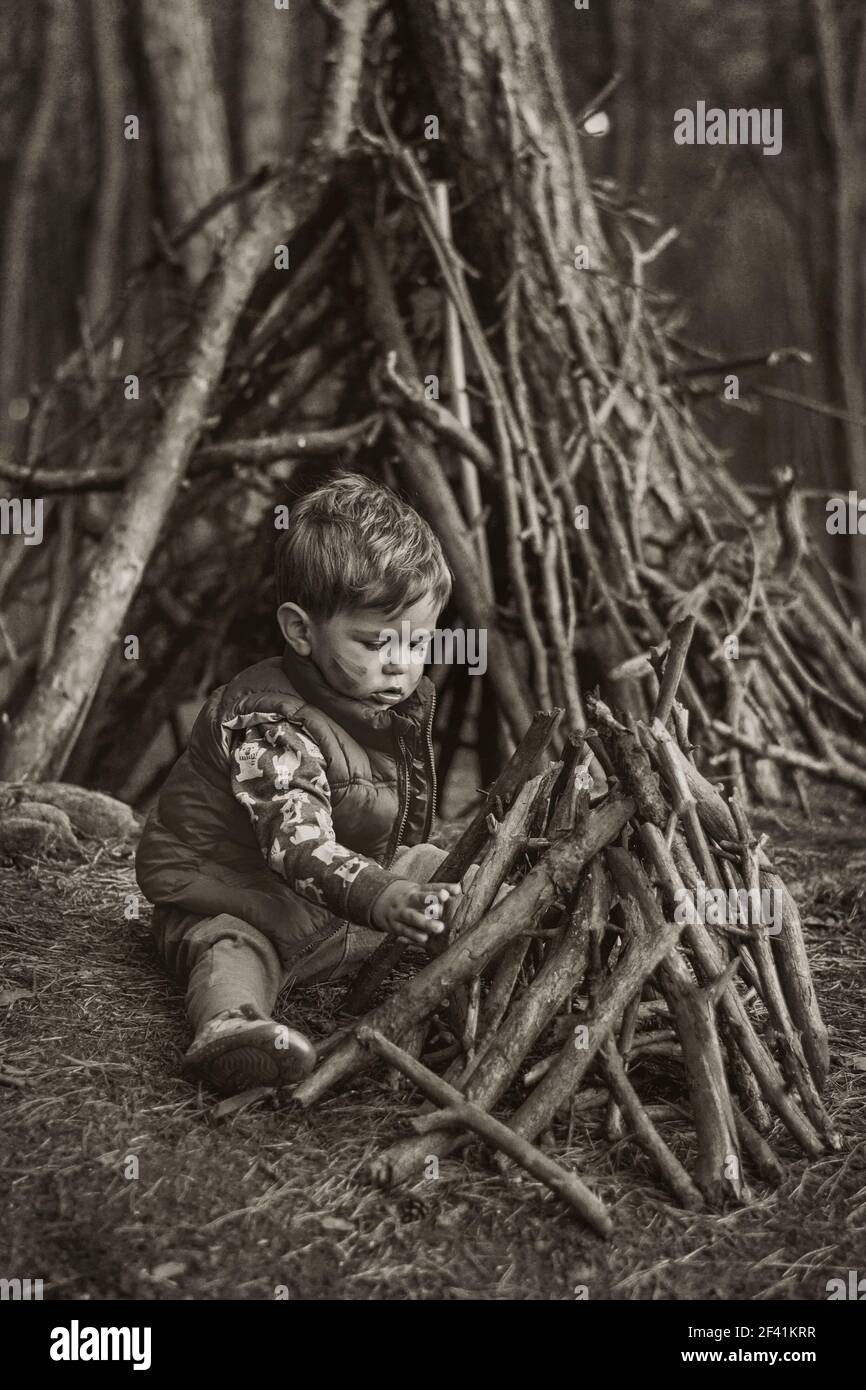 Boy building hi-res stock photography and images - Alamy