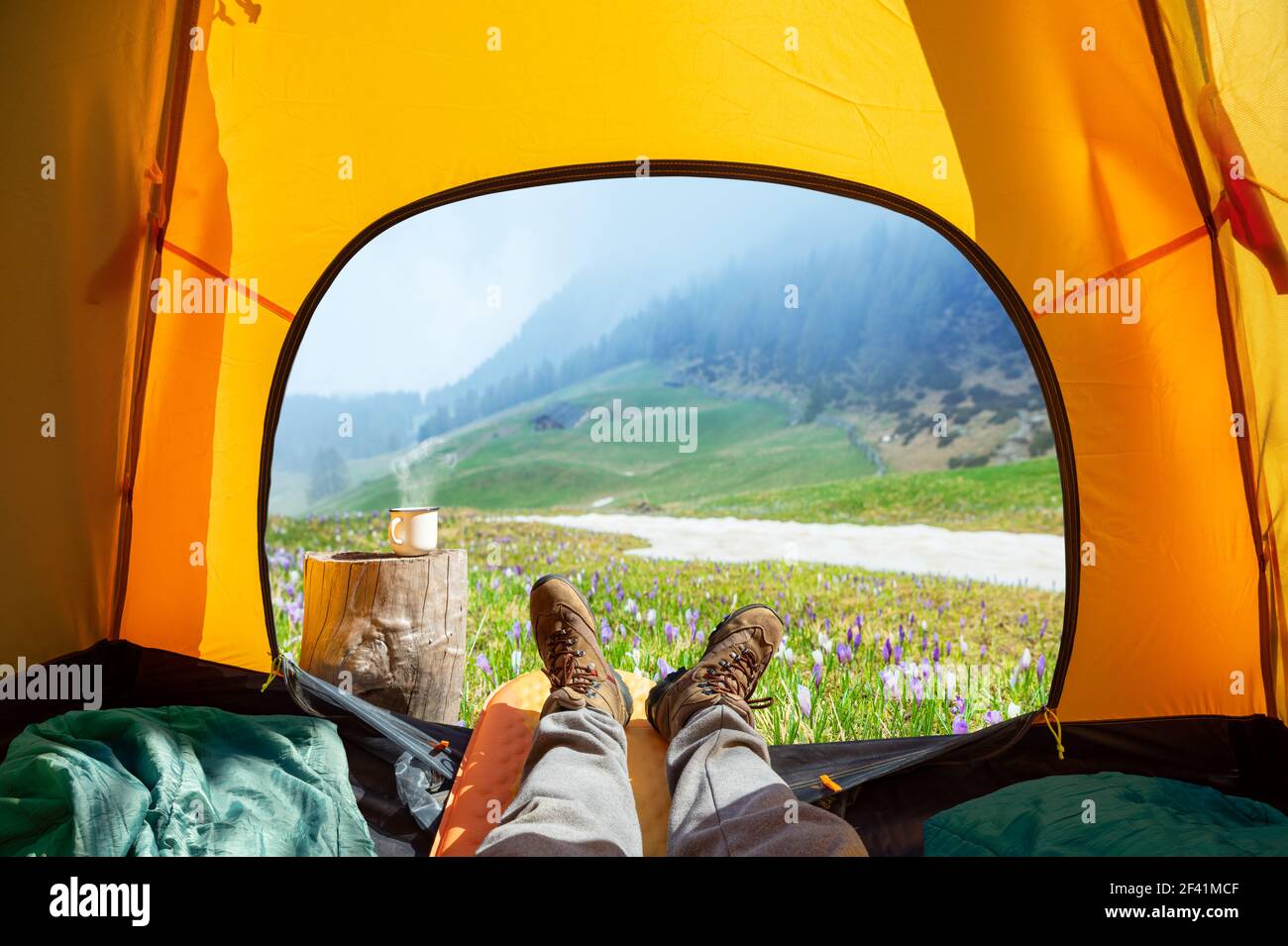 Open tent hi-res stock photography and images - Alamy