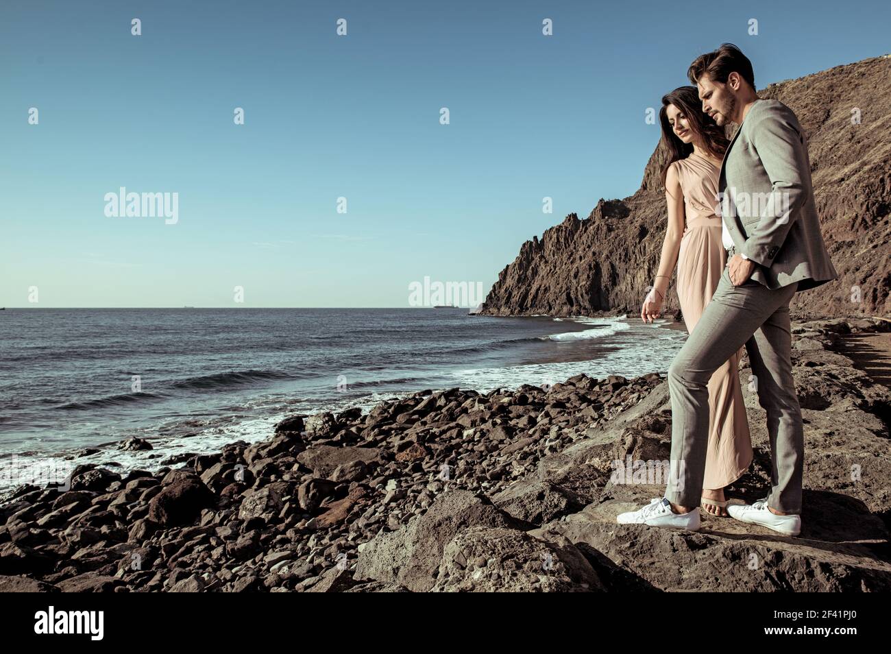 Young lovers hi-res stock photography and images - Alamy