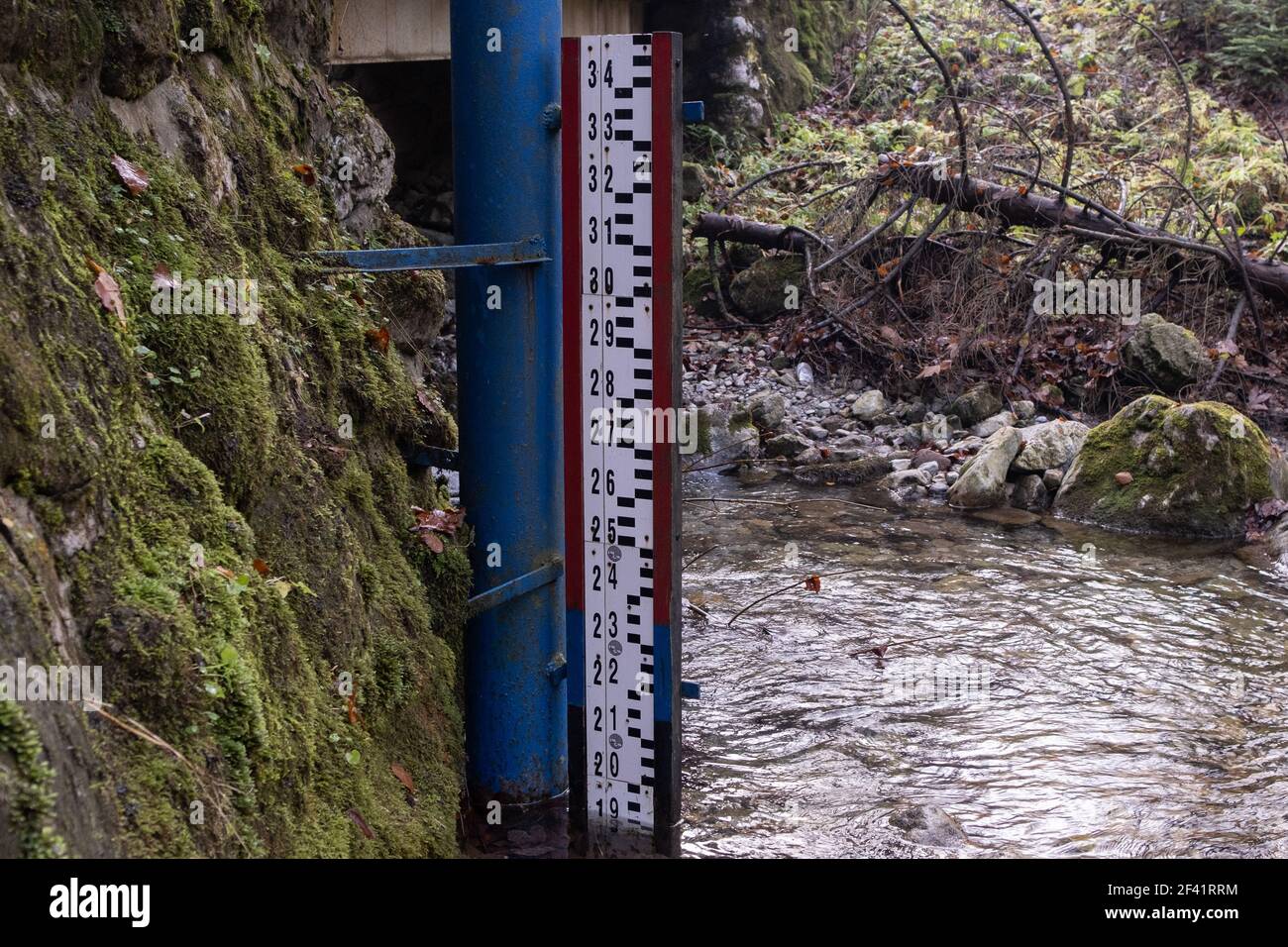 Flood gauge sign hi-res stock photography and images - Alamy