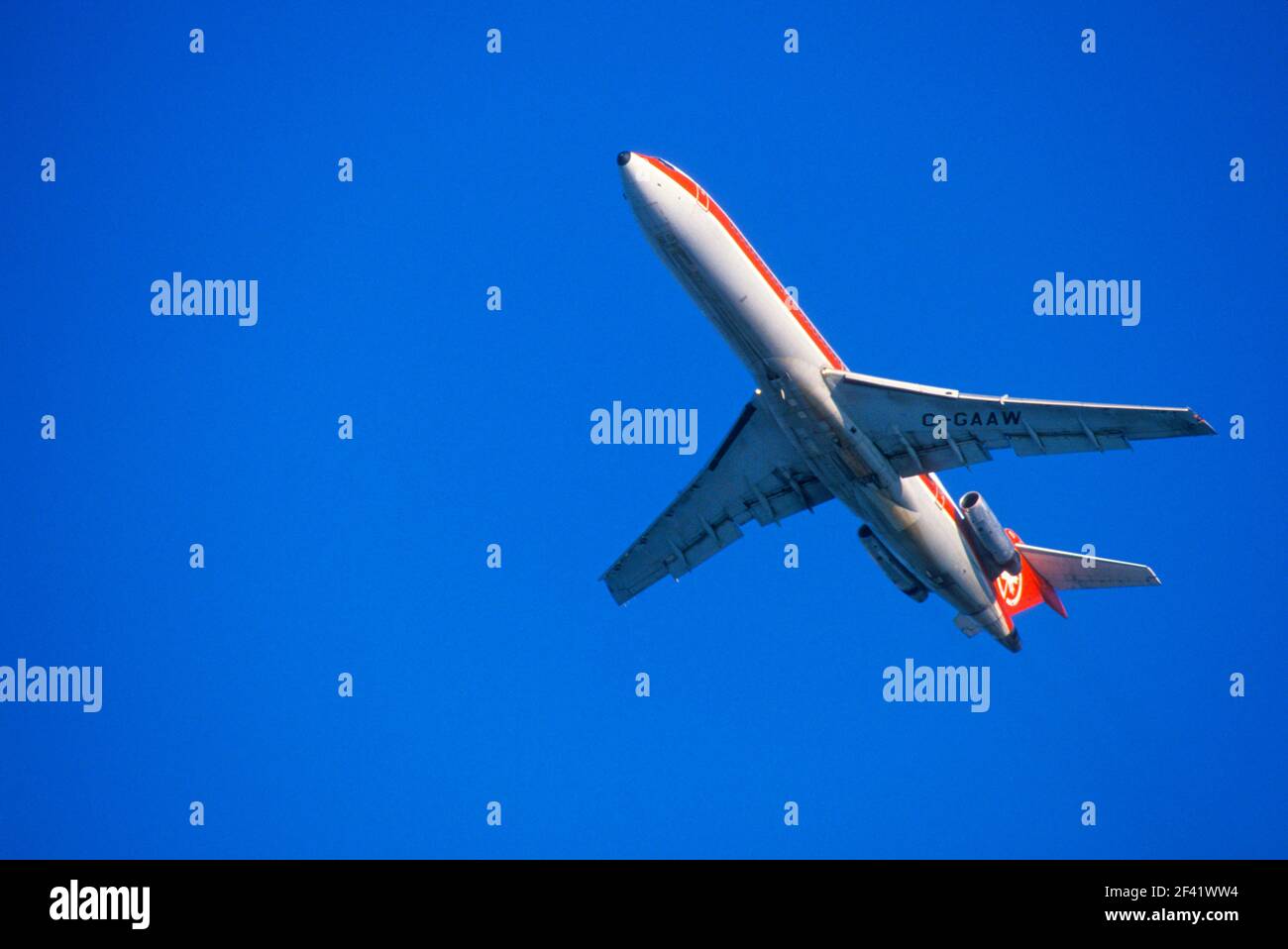 Boeing 727 aircraft taking off, AirCanada old colours Stock Photo - Alamy