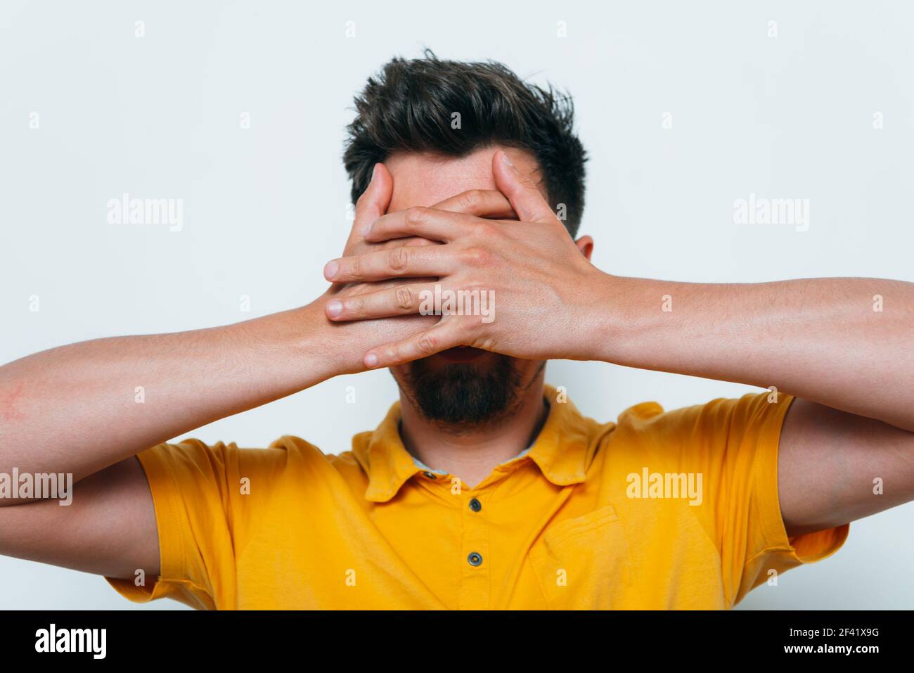 Man dark alone face hi-res stock photography and images - Alamy