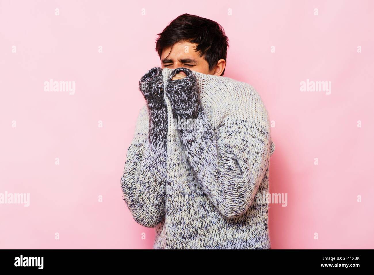 Freezing temperature man hi-res stock photography and images - Alamy