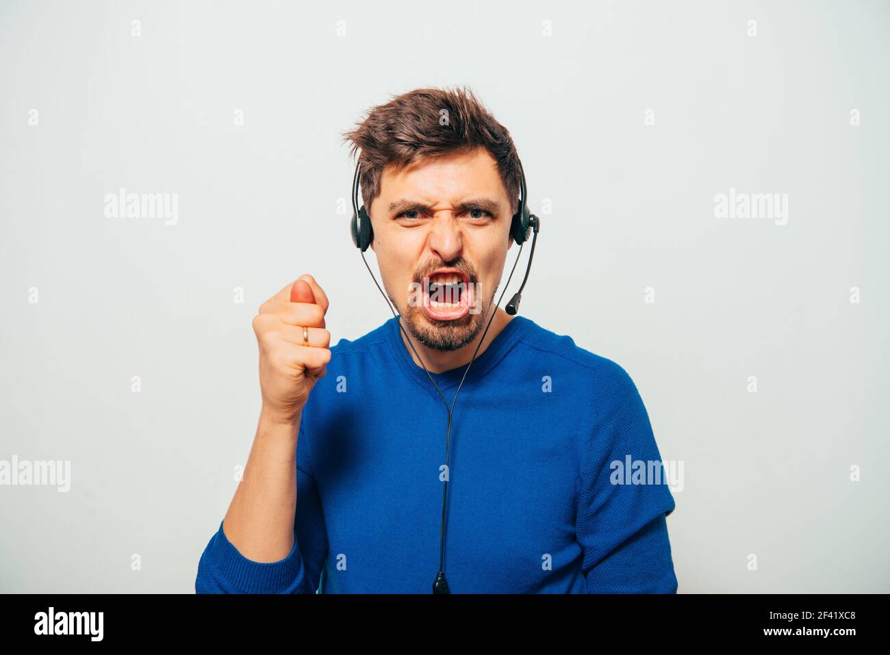 Technical support hi-res stock photography and images - Alamy