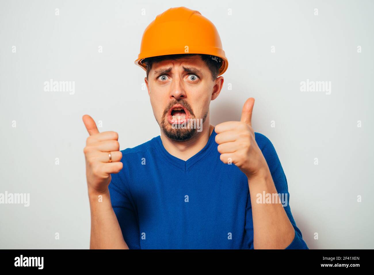 Construction worker builder hi-res stock photography and images - Alamy