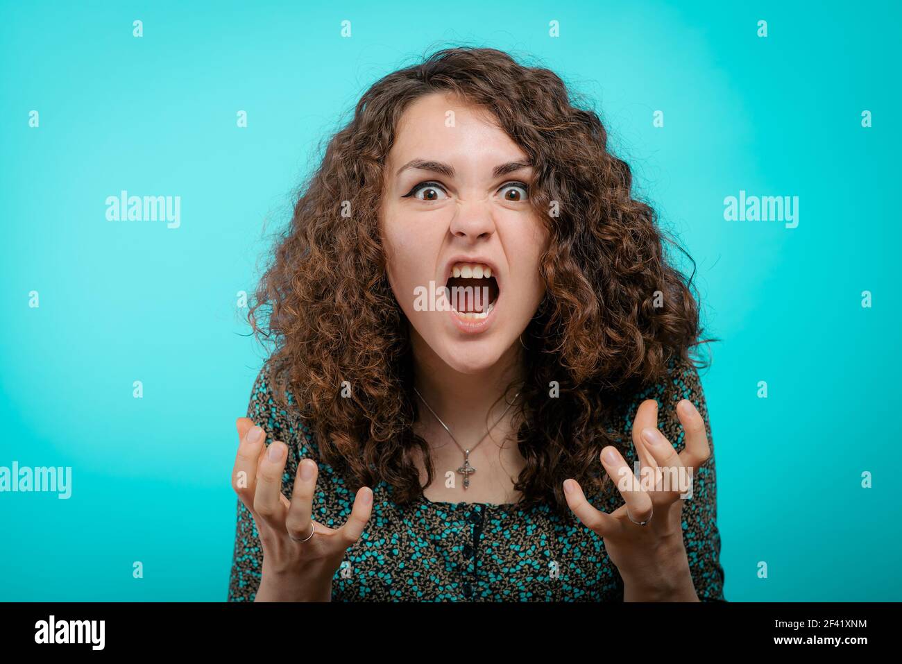 Angry screaming woman Stock Photo - Alamy