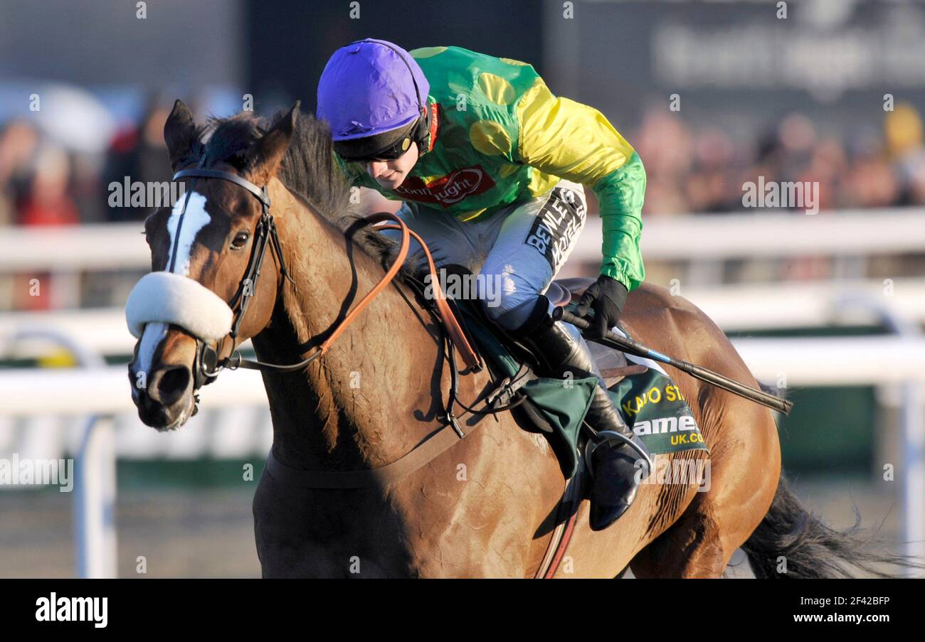 RACING AT KEMPTON PARK. THE KING GEORGE V1 CHASE. RUBY WALSH ON KAUTO ...