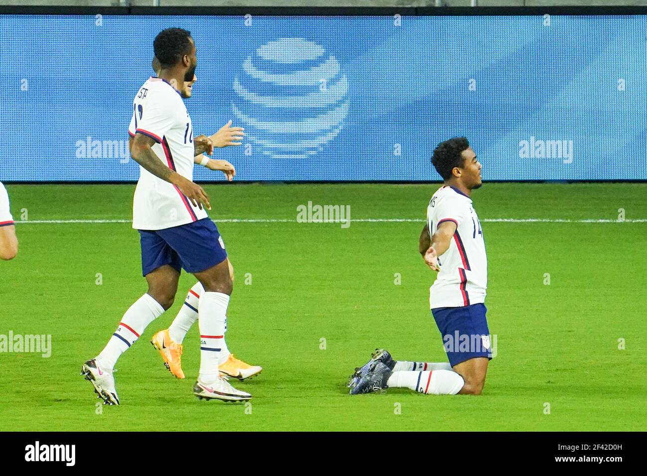 Jonathan lewis hi-res stock photography and images - Alamy