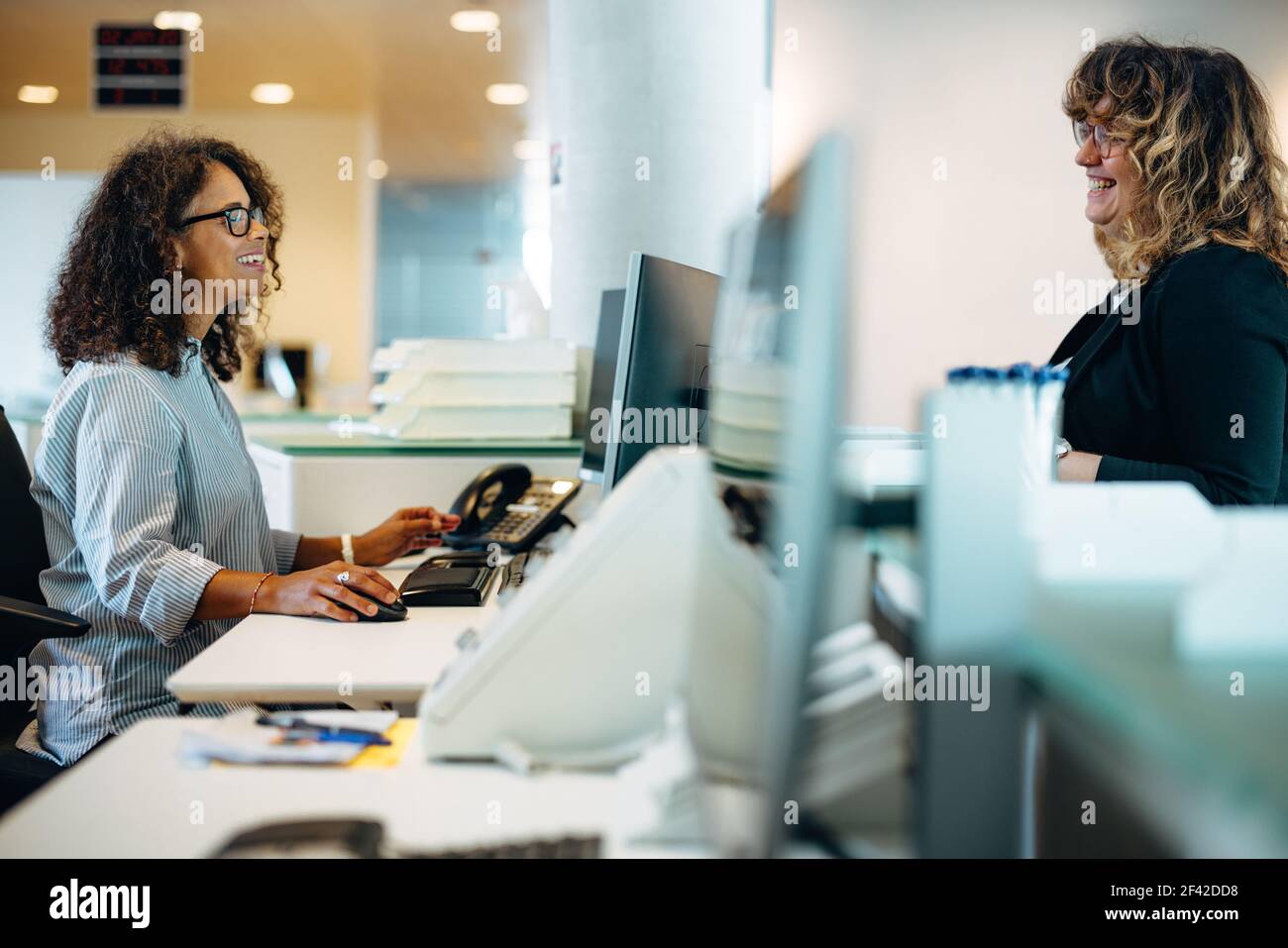 Visiting the office hi-res stock photography and images - Alamy
