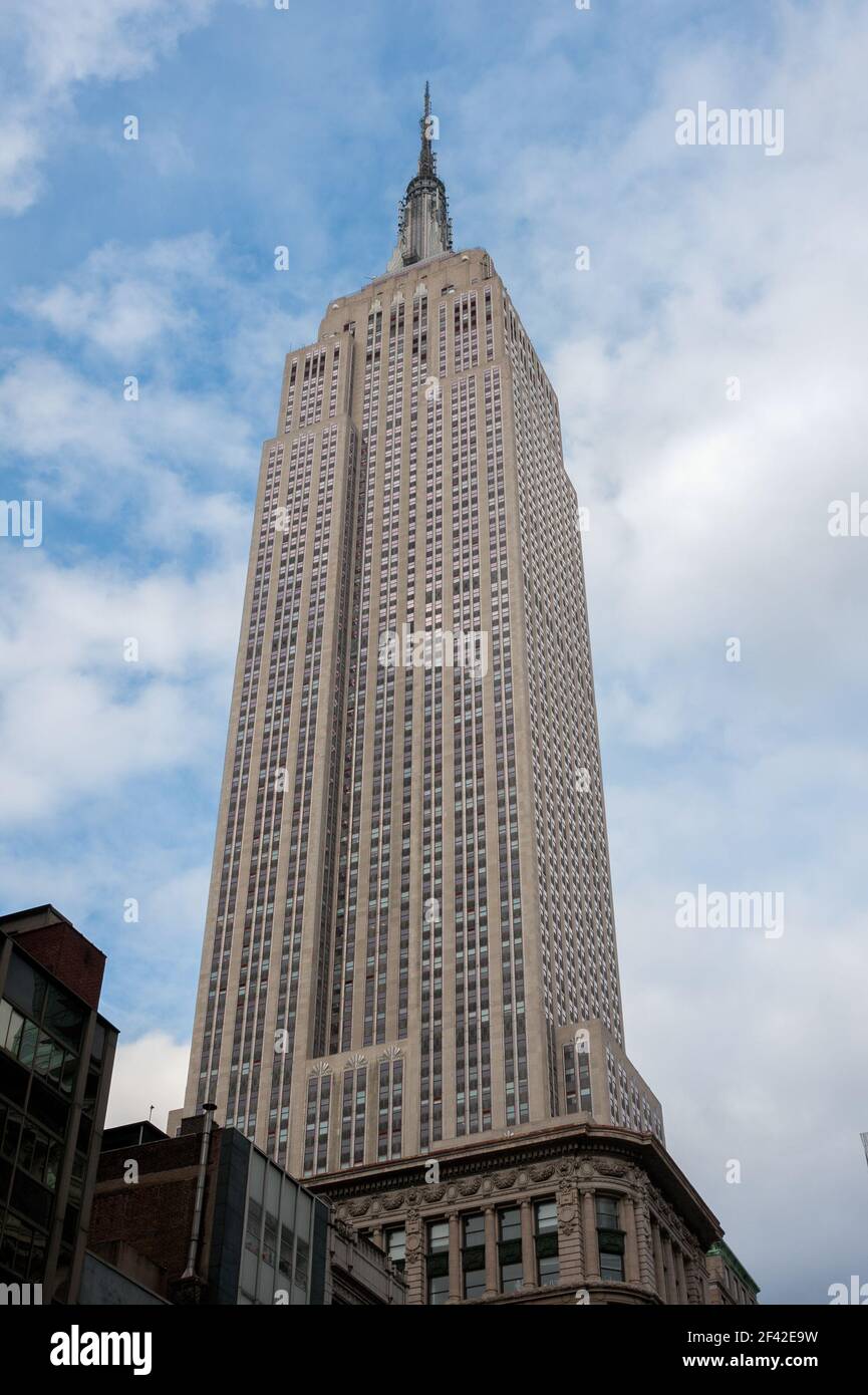 NEW YORK, USA - DECEMBER 03, 2010: Exterior view of the Empire State ...