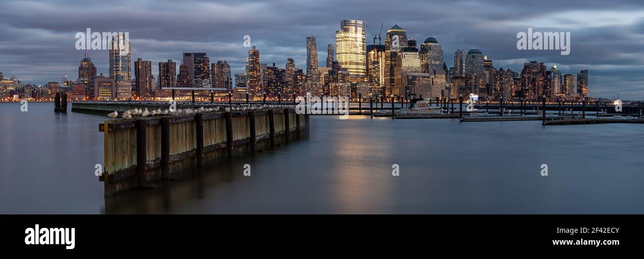 Downtown manhattan across the hudson river hi-res stock photography and ...