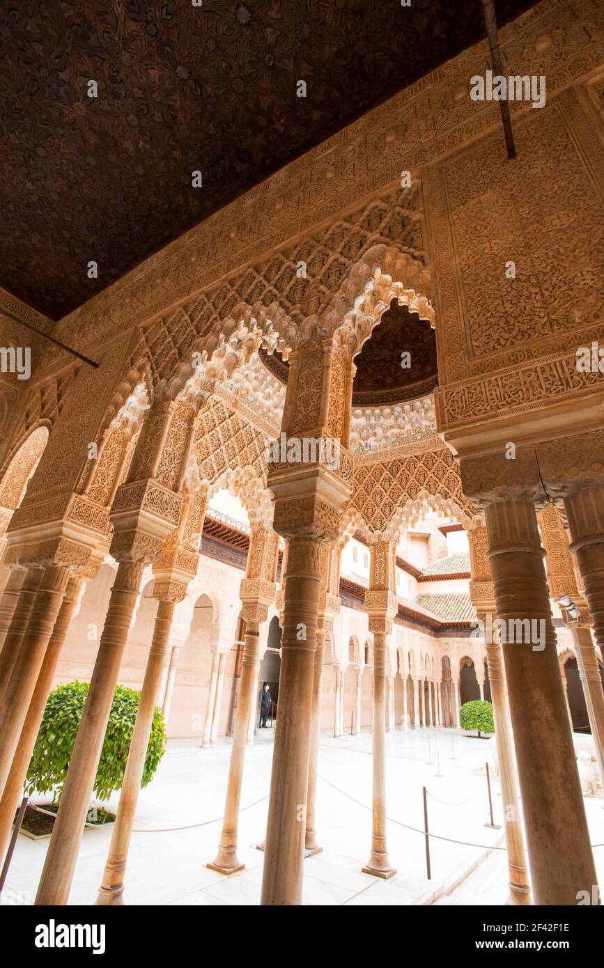 The Court of the Lions, Alhambra Palace, Granada Stock Photo - Alamy